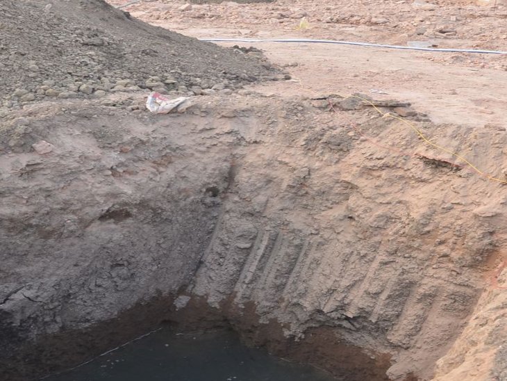 Water emerged as soon as the Regal Talkies land was dug up, work will ...