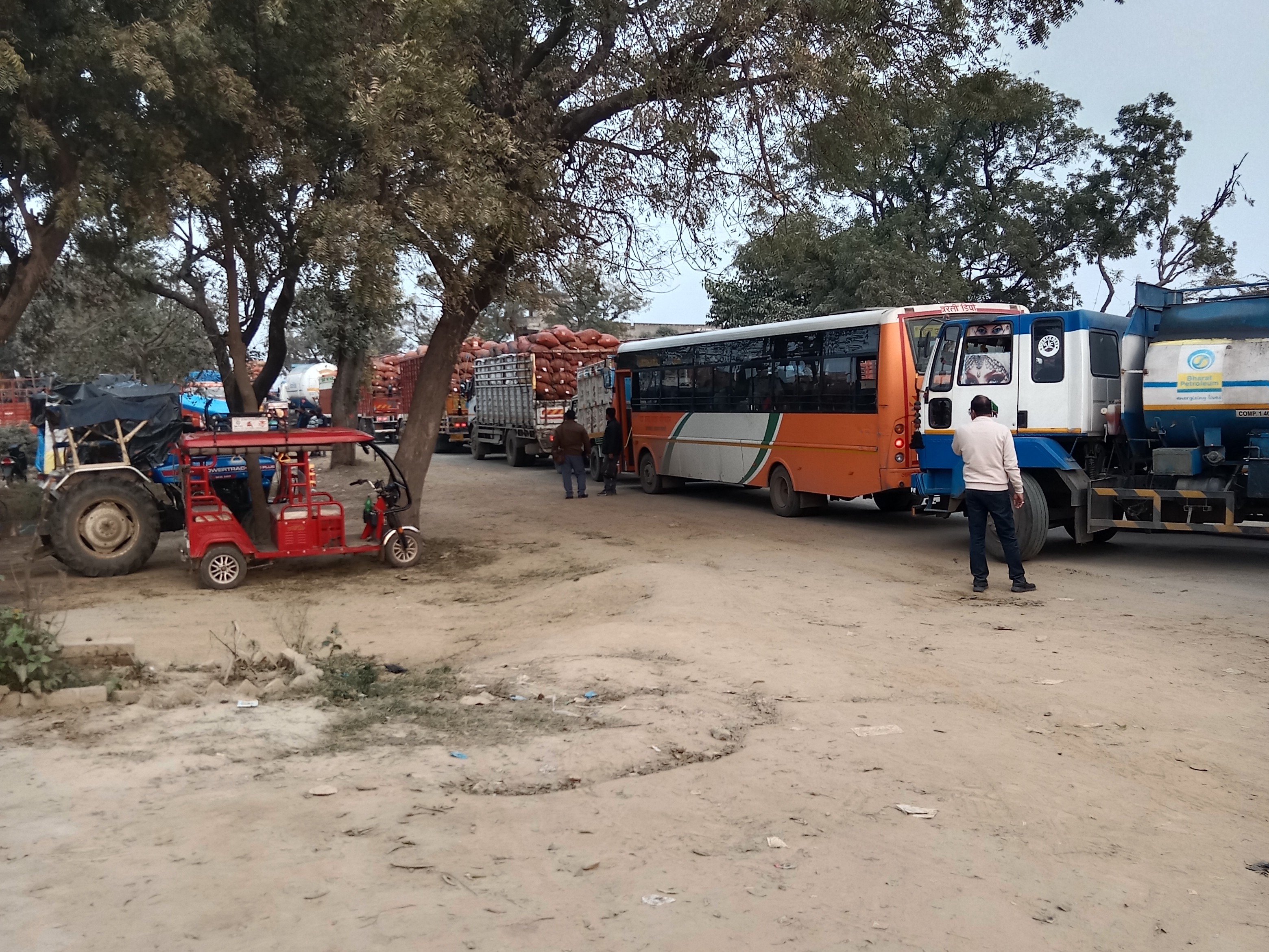 Mohanpura Matar Mandi Traffic Jam | Ambulances Stuck in 3km Crawl