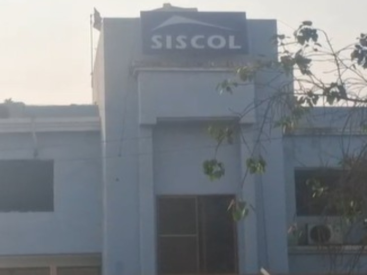 Bhilai Crane Operator Death: Iron Plate Slips at Siscol Company; Worker ...
