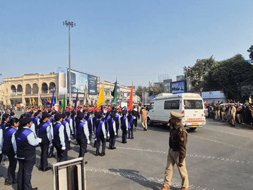 UP Governor Anandiben Patel Takes Parade Salute 7th Time | Lucknow ...