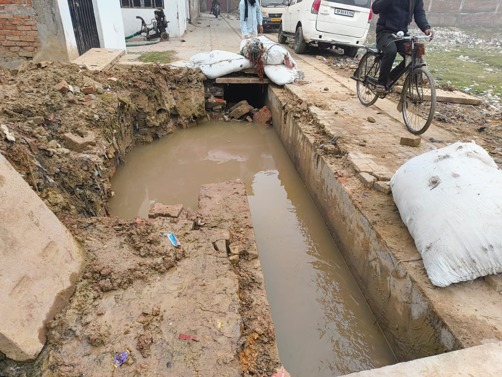 Ghosi Villagers Warn Protest Over Unaddressed Water Pipe Burst