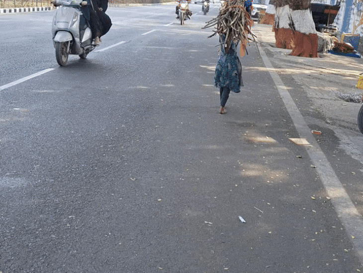 MP Ujjwala Users Cant Refill Gas; Tribal Girls Carry Firewood
