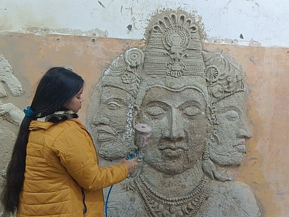 Prayagraj: Ancient Sculptures Revived with Paper Mache & Relief Art