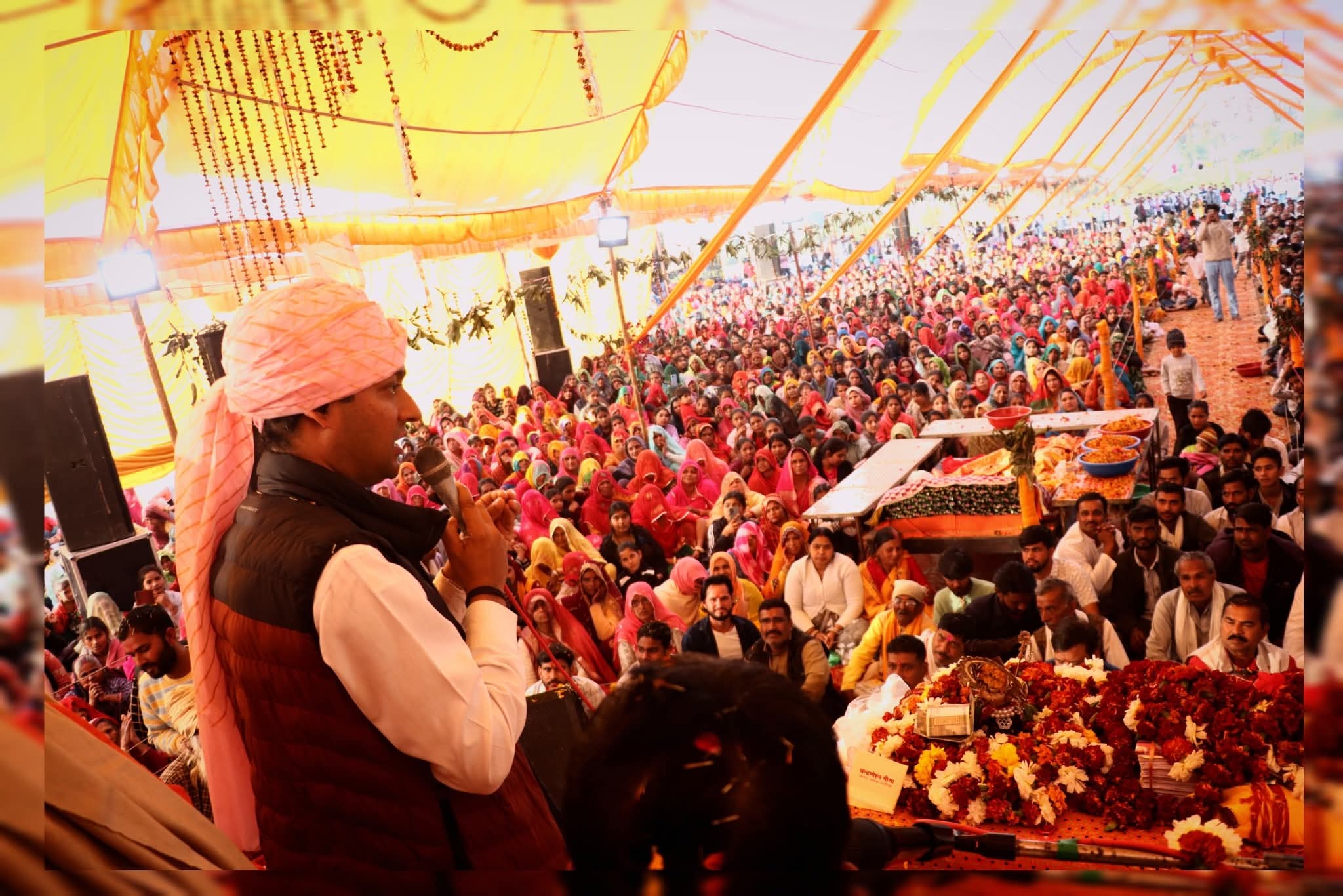 Jayavardhan Singh Dances at Bhagwat Katha in Raghogarh | VIDEO