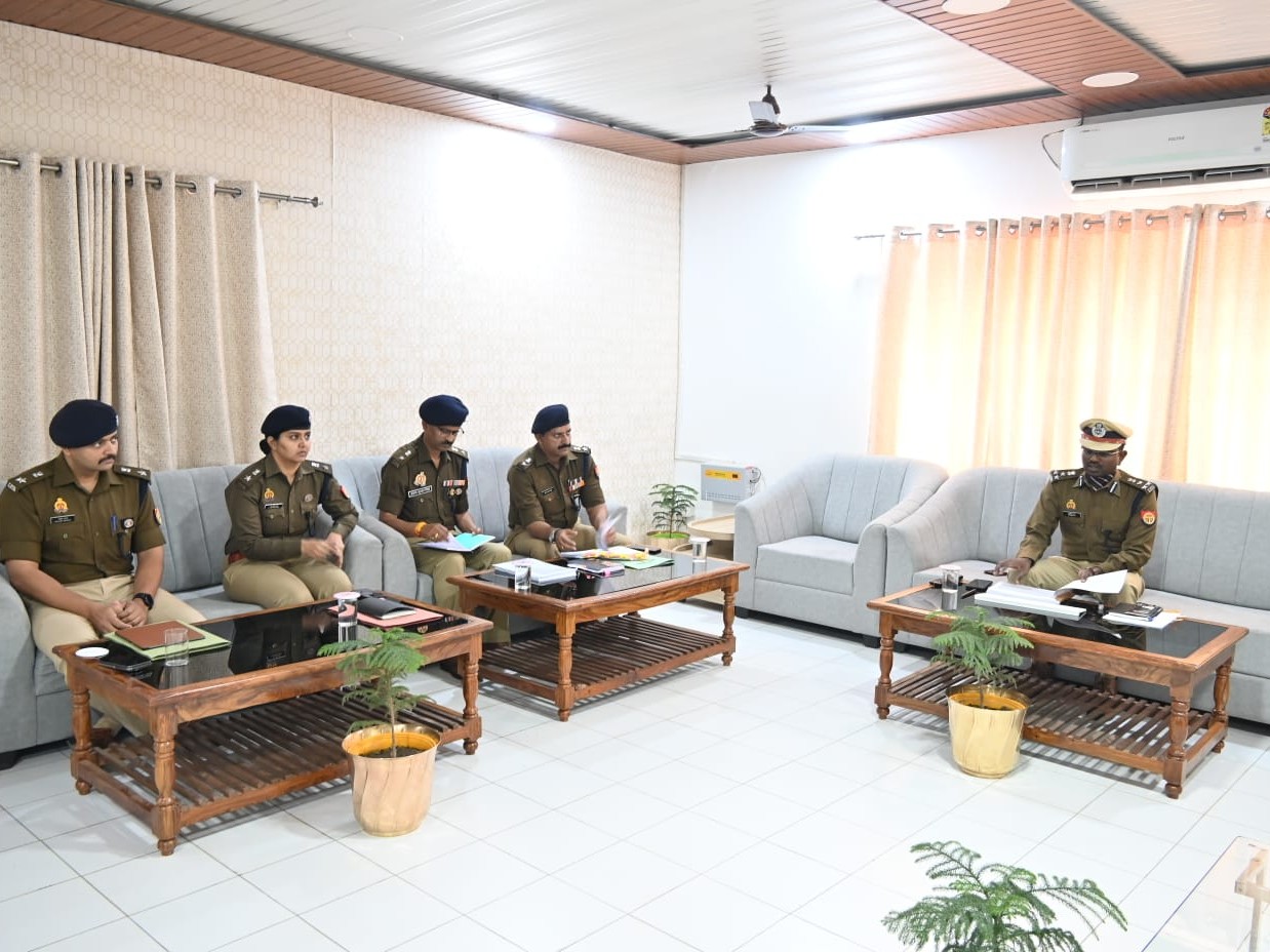ADG Meets SPs of 4 Districts, Focus on Law & Order