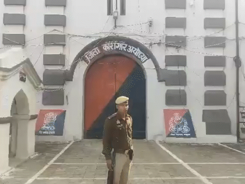 Ayodhya Jail Escape: Prisoners Breach Wall, 7 Officials Suspended