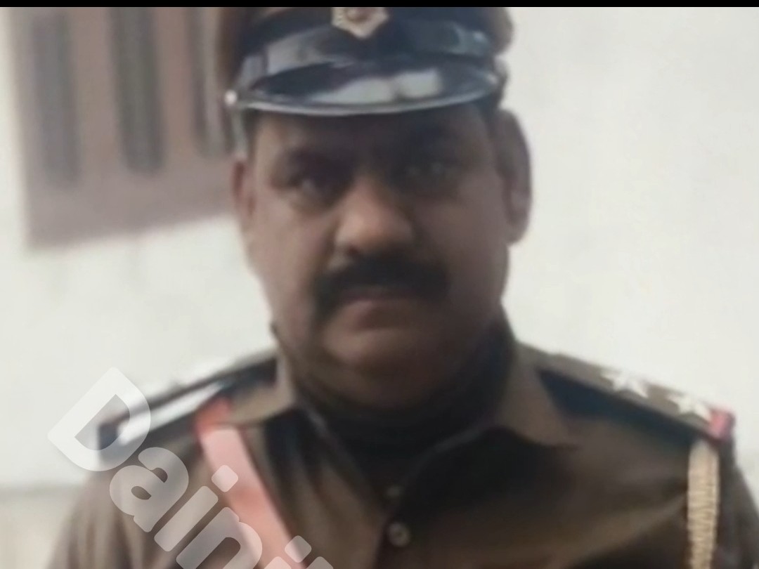 Motihari SP Suspends Daroga Deep Narayan Prasad | Patahi Police Station ...