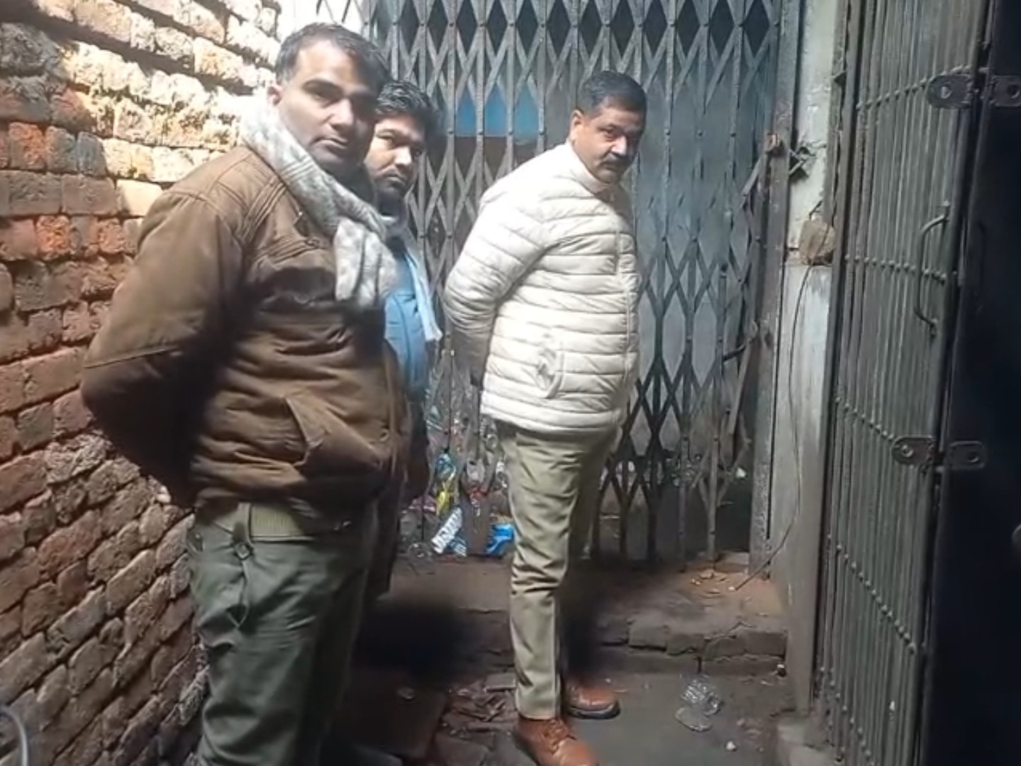 Firozabad Liquor Store Theft: Rs 4.5 Lakh Cash, Alcohol Stolen