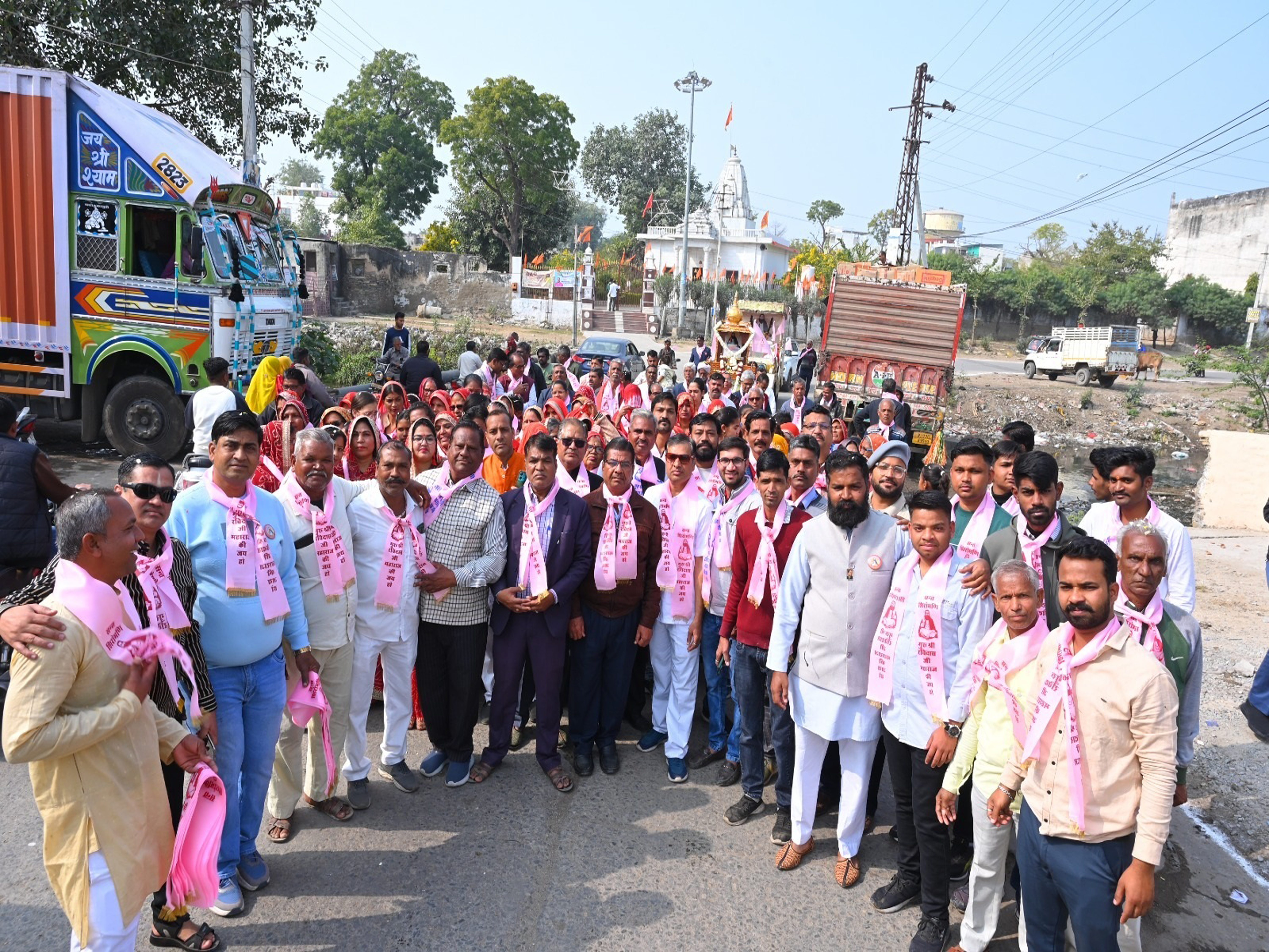 A procession was taken out with great pomp and show on Ravidas Jayanti.
