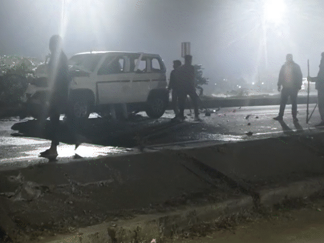 Badnawar Employee Assaulted | Sharab Company Staff Attacked, Vehicle ...