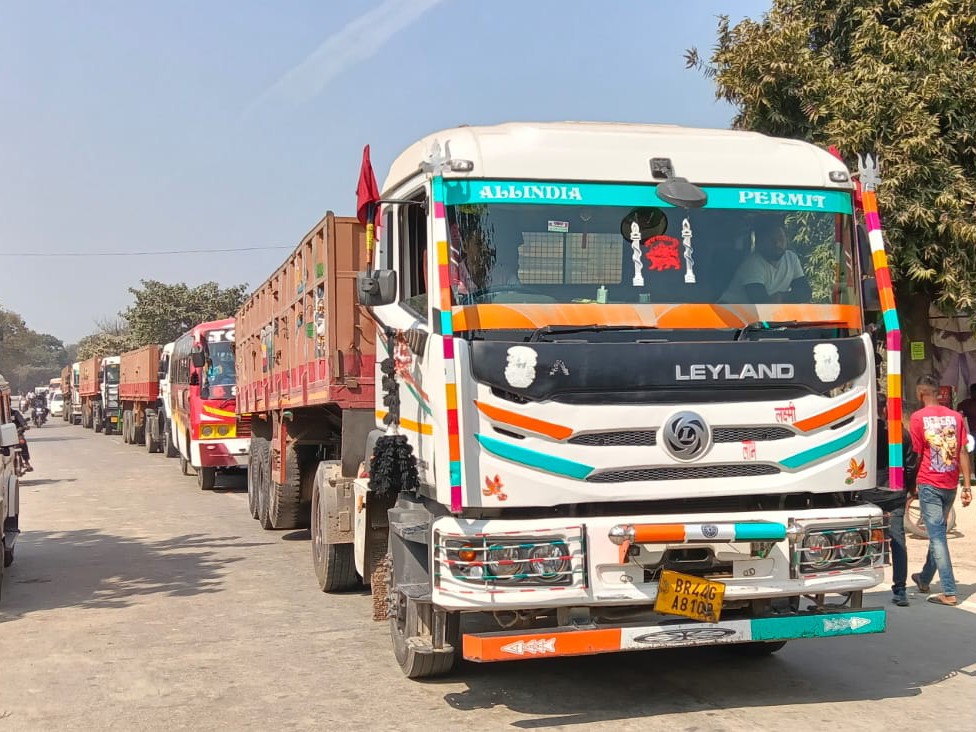 Ghazipur Labourer Death | Tractor Troller Accident, Highway Jam Protest