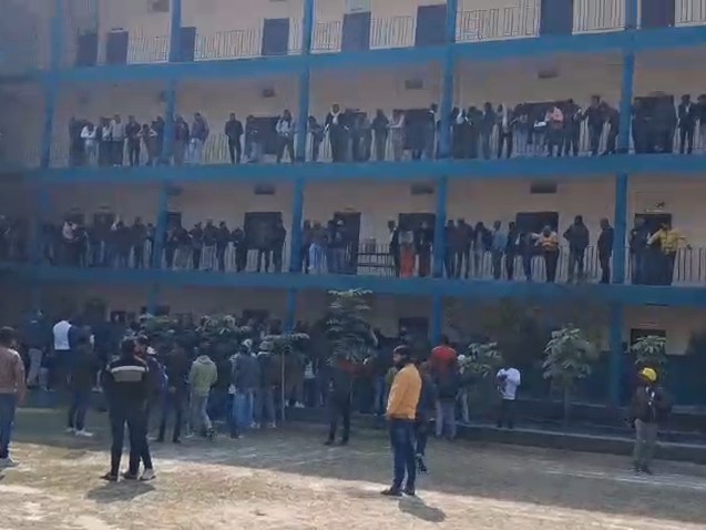 Vaishali CTET Exam Center Protest | Paper Delay Outrage