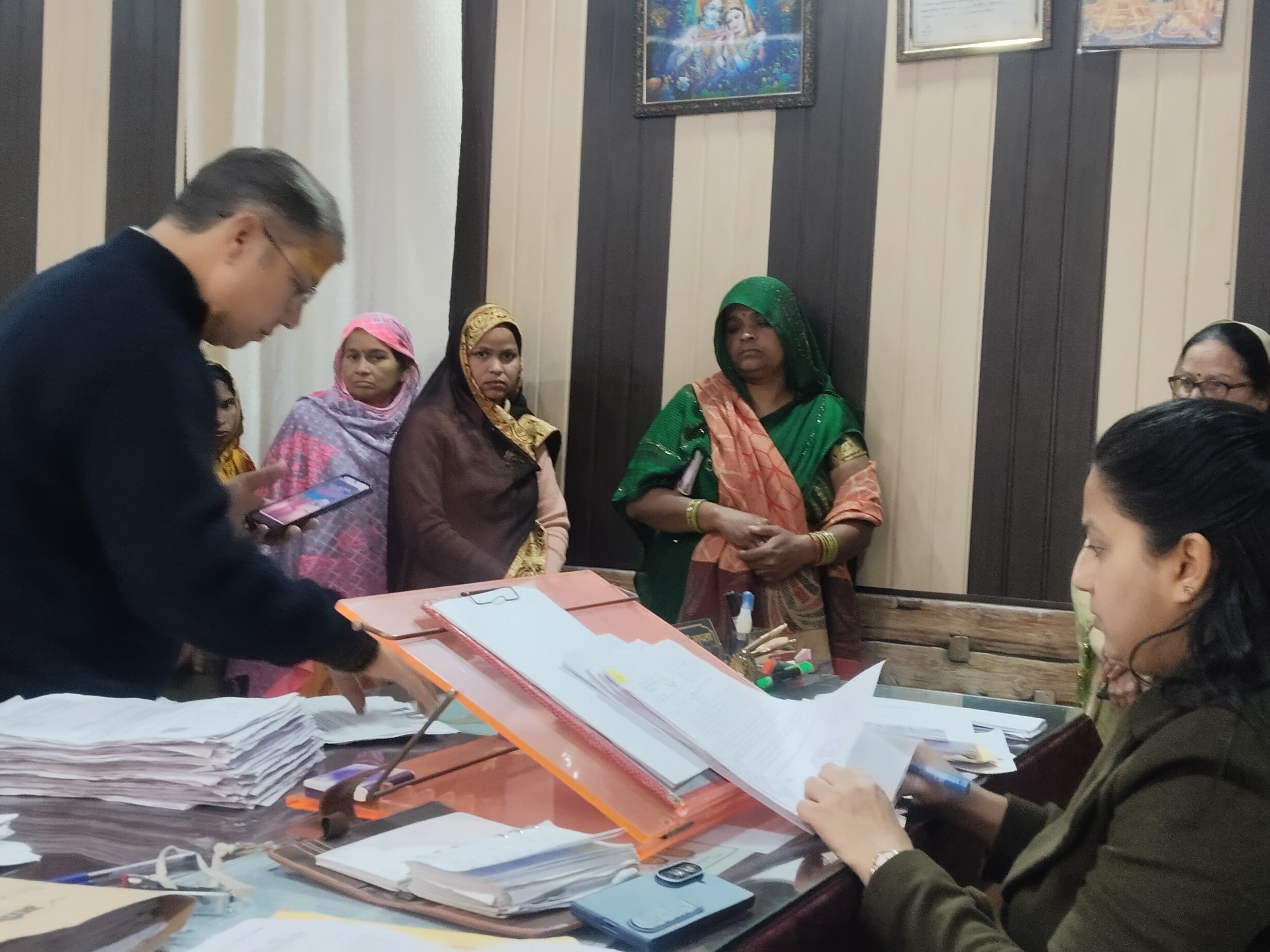 Mahawan SAR Form Filling Crowd | Mathura Tehsil