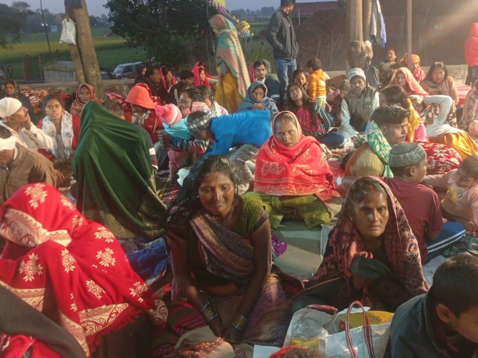 Shah Kalander Baba Mazaar Urs Mela: Nightlong Fair & Chadarpashi ...