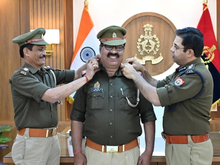 Goshainganj SSI Virendra Kumar Rai Promoted Inspector, Takes Kotwal Charge