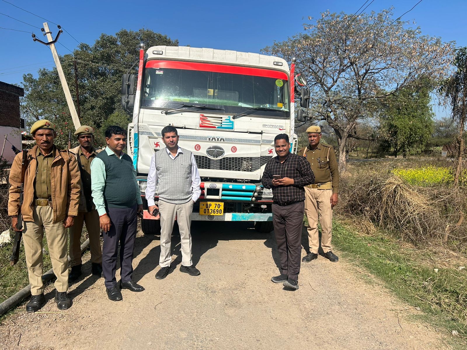 Chitrakoot: Poklen Machine Seized, Overload Truck Action, ₹30 Lakh Fine