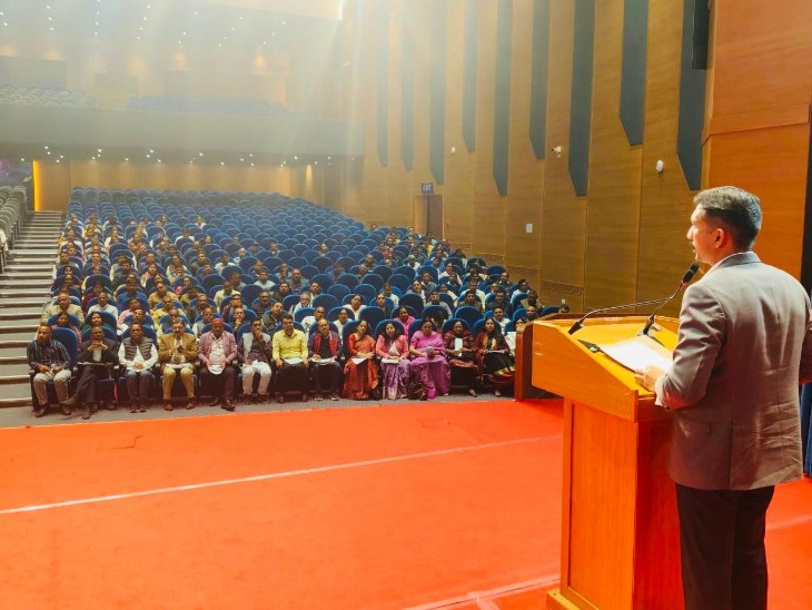 Lucknow DM Visit UP Board Exam Centres | 1.03 Lakh Students Ready