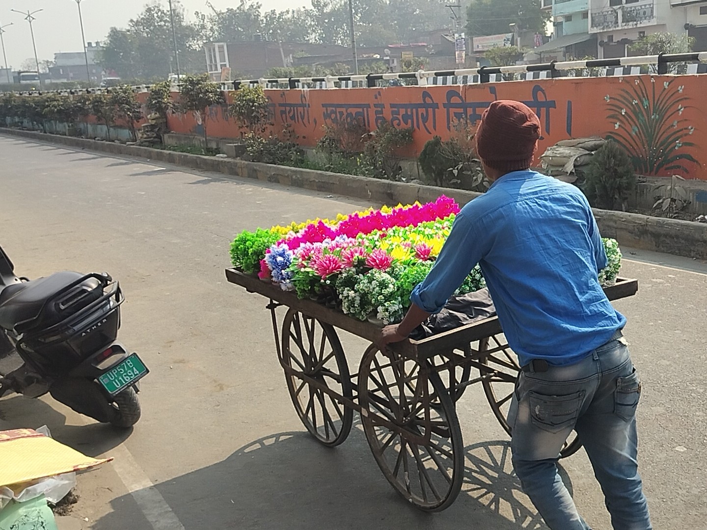 Hata Sees Bumper Flower Sales | Valentines Day, Matru Pitru Diwas Shopping
