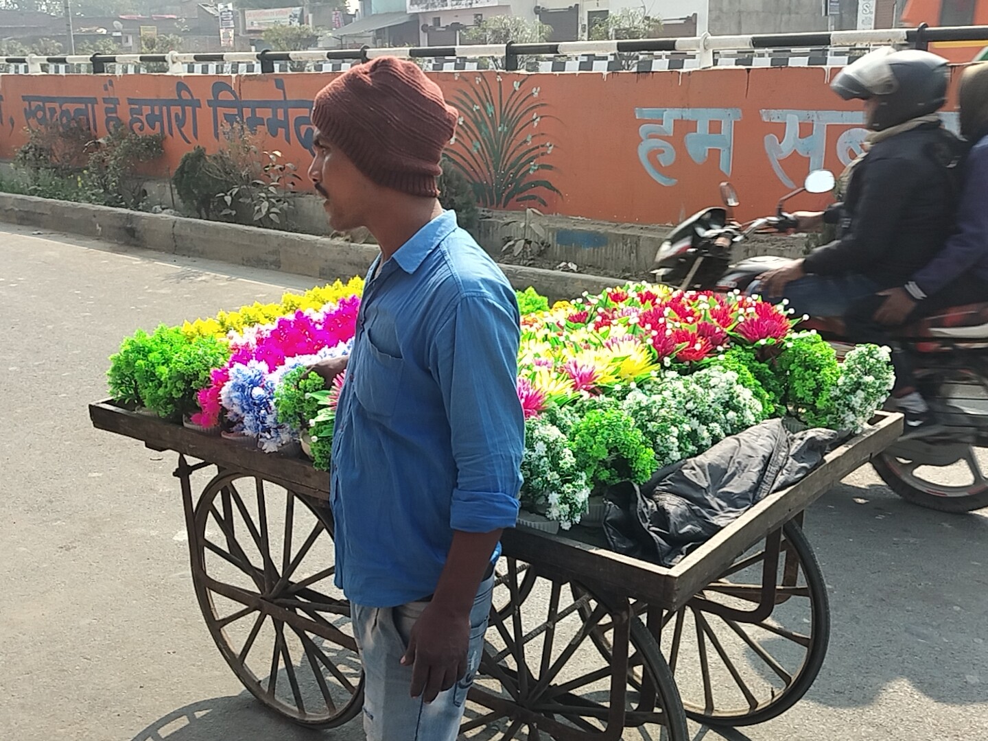 Hata Sees Bumper Flower Sales | Valentines Day, Matru Pitru Diwas Shopping