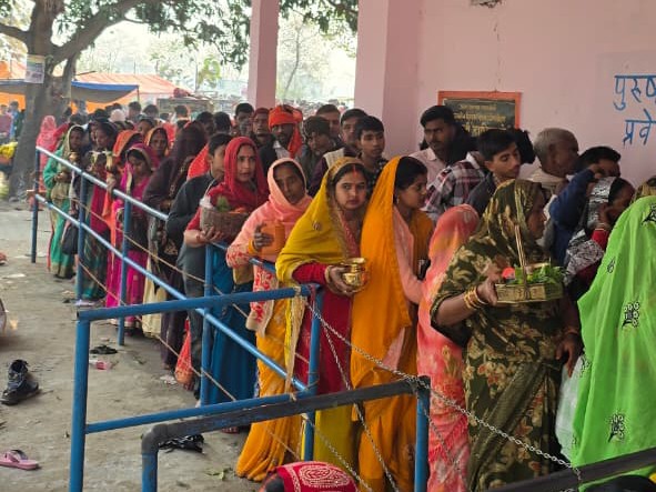 Kushinagar Bhandara: Huge Crowd for Prasad at Karhaiya Dham Mela