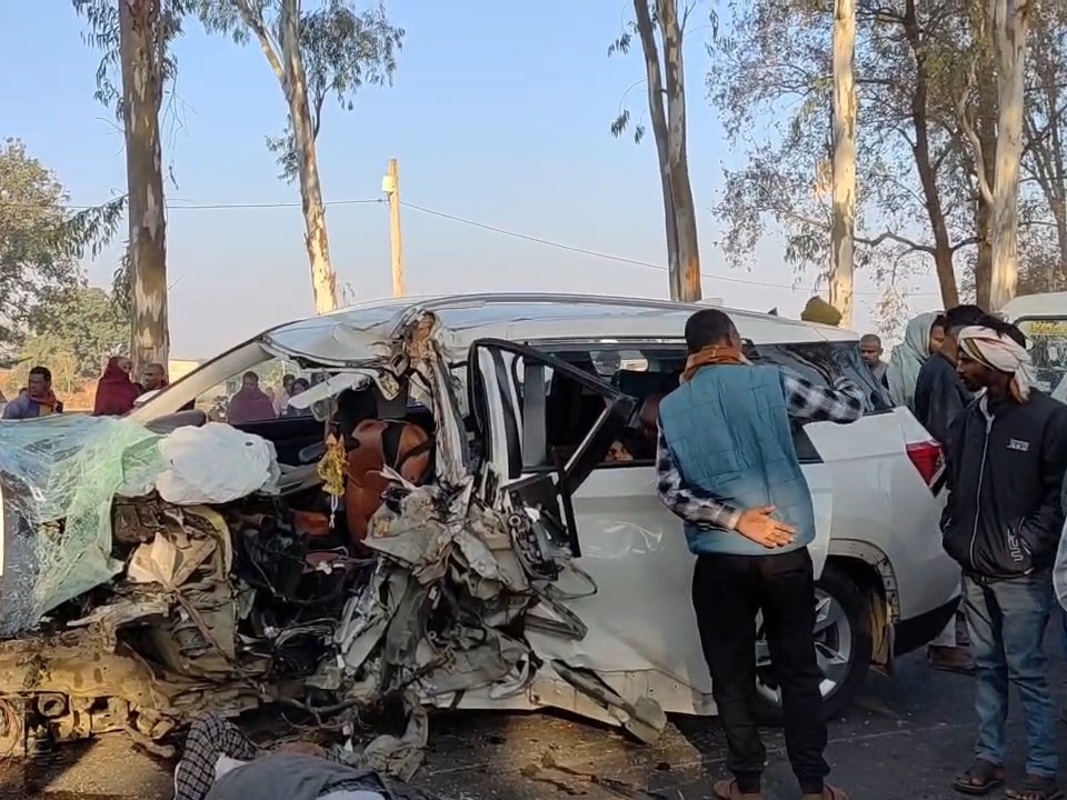 Jamui Accident: CISF Family Car Hits Tree, Father-Daughter-in-law Dead
