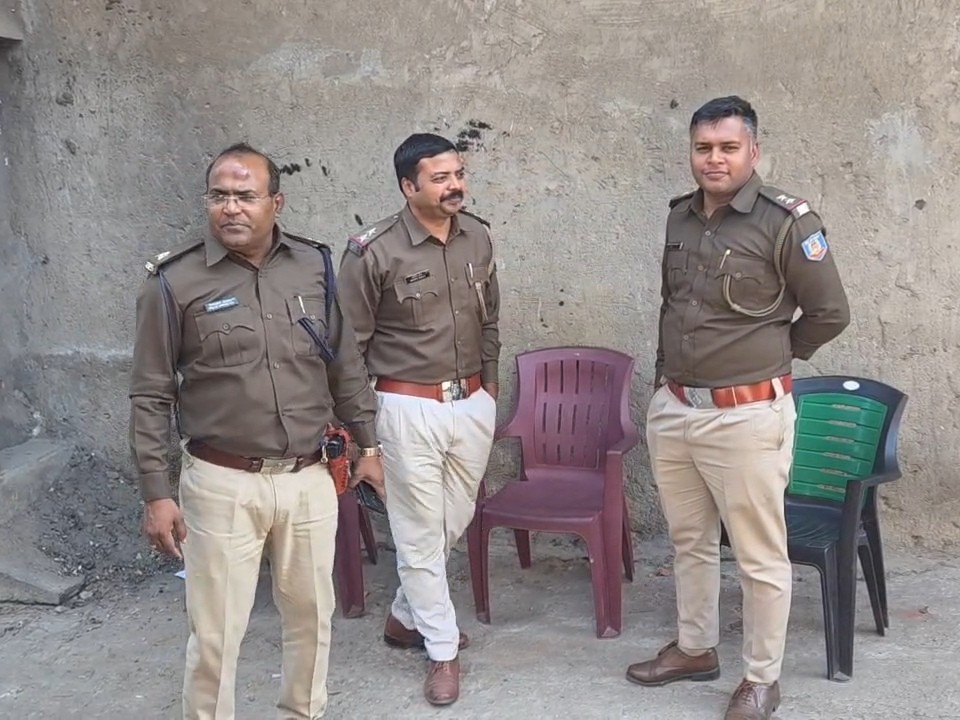 Dhanbad Police Raid Bank More | Gangster Prince Khan House Curki Zabti