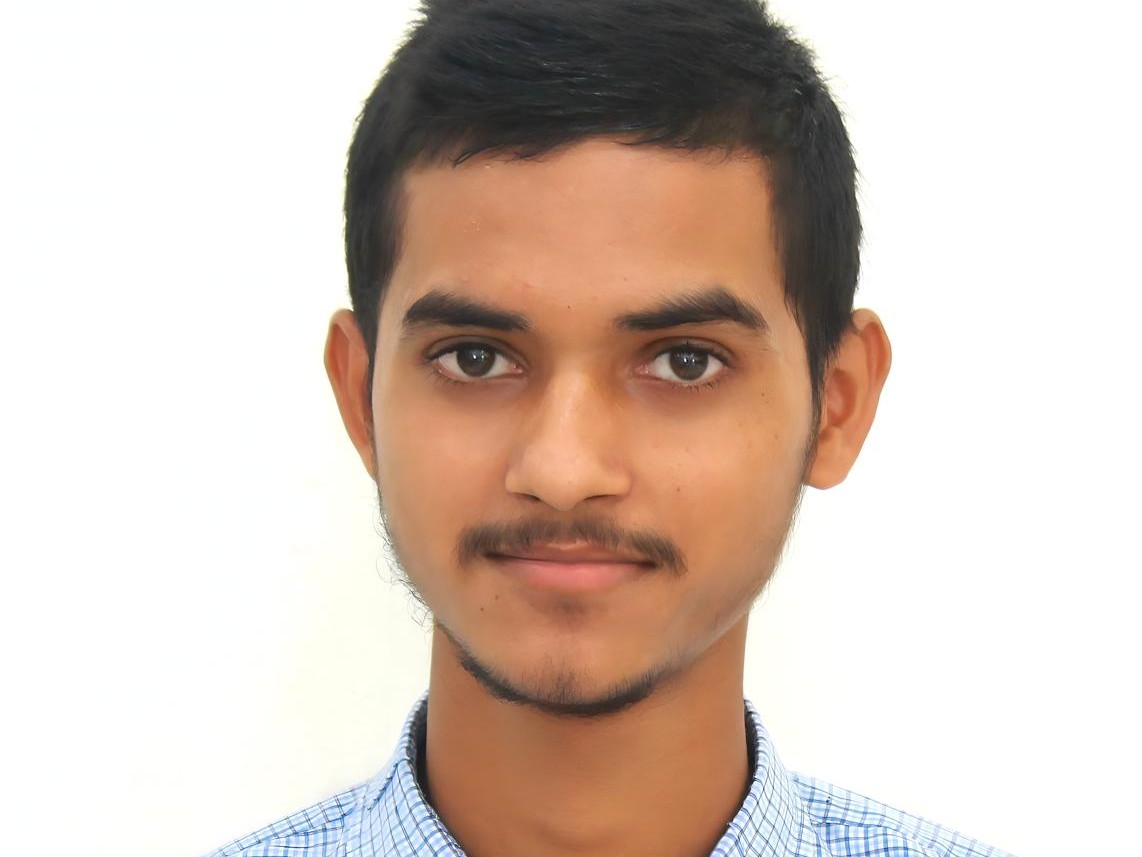 MB College Student Aryan Patel Scores 97.23 Percentile in JEE Main