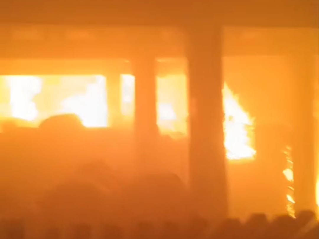Agra Cold Storage Fire | Massive Bardana Jals, Fire Brigade On Scene