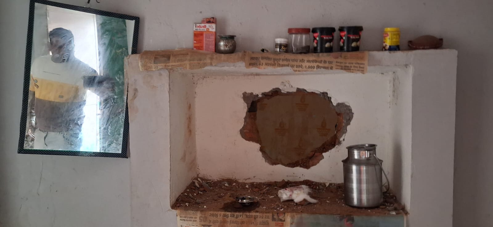 Jhansi Suicide | Domestic Strife Over Husbands Alcoholism