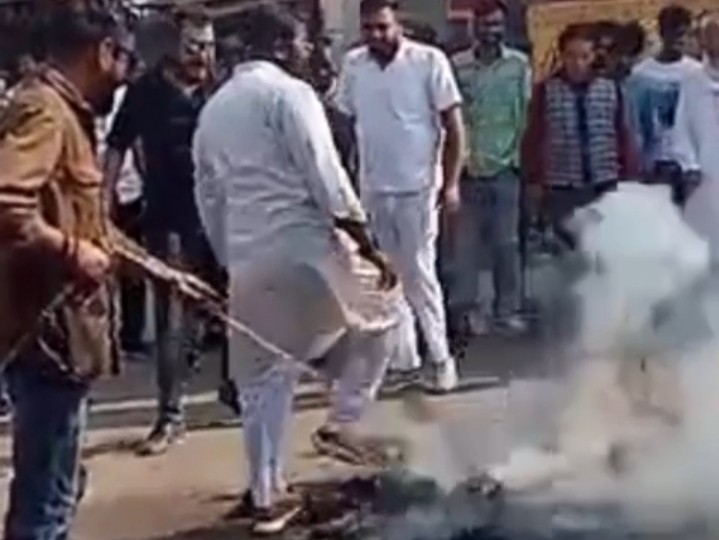 MP Congress Protest Manrega Name Change, Corruption & Deaths | Bijuri