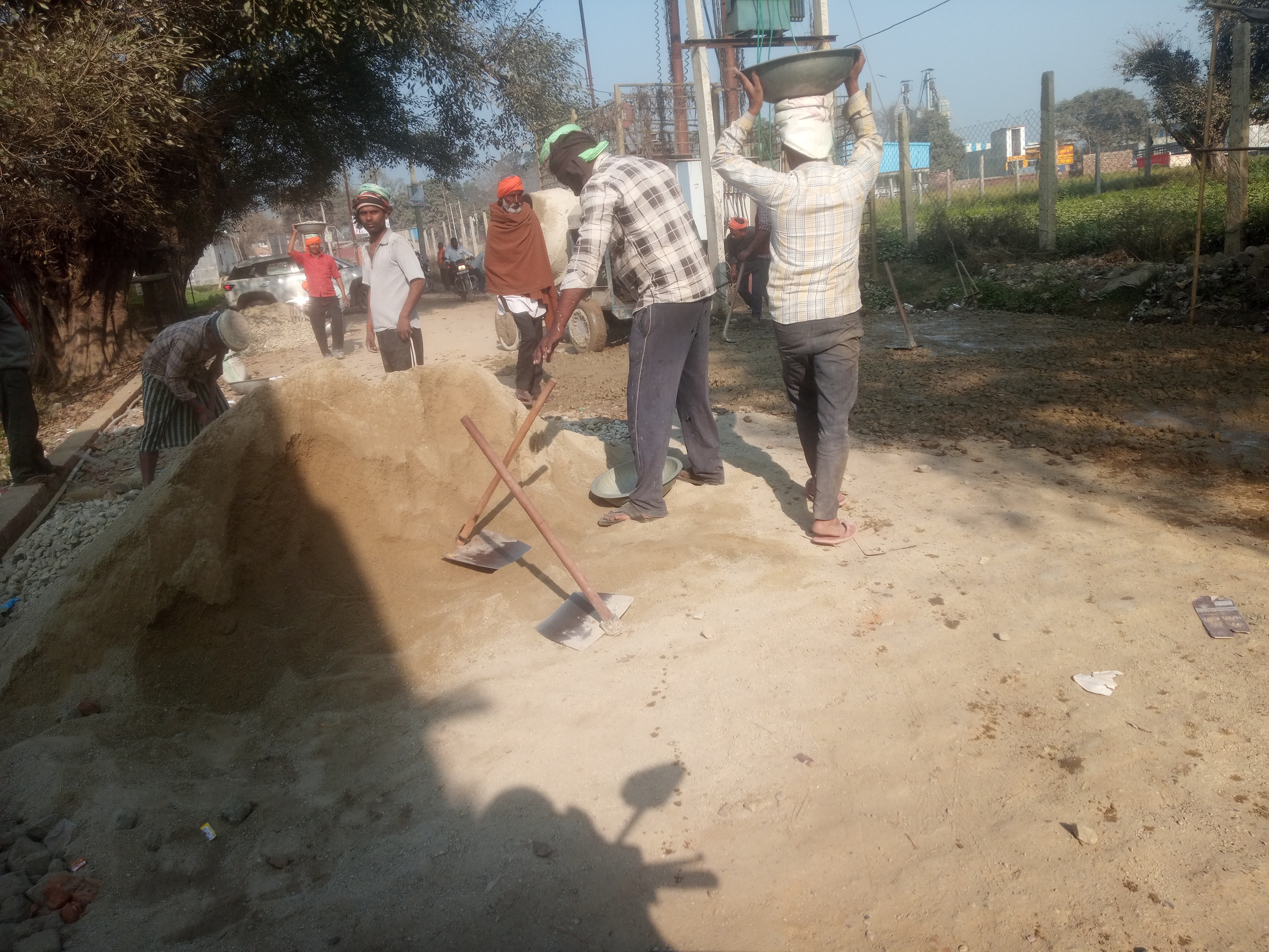 Dhaura Tanda Road Construction Begins | Bareilly Locals Happy