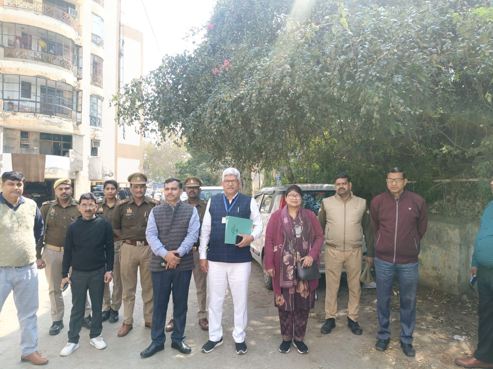 Agra Ex-Addl Municipal Commissioner Vigilance Raid | Disproportionate ...