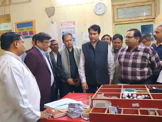 DG Health Surprise Visit Unnav Hospitals | Cleanliness Patient Care