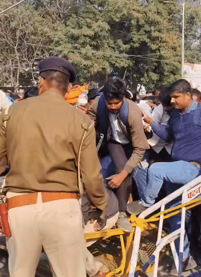 Patna Protest: Dafadar-Chowkidar March Towards Dakbungalow Chauraha