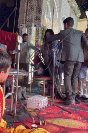 Gorakhpur Singer Throws Sandal at Anchor Over Body Shaming Remarks