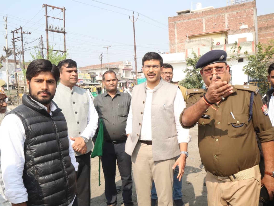 Saharanpur New Bus Stand Inaugurated by DM Manish Bansal | Traffic Relief