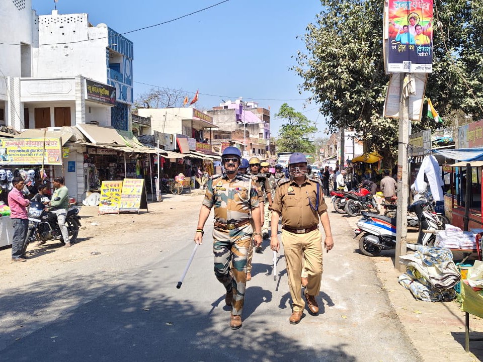 Unnao Bighapur Peace Appeal | Police Flag March Ahead of Holi