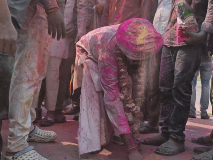 Mahant Chote Baba Leads Holi Milan Yatra From Sonbarsa Ashram