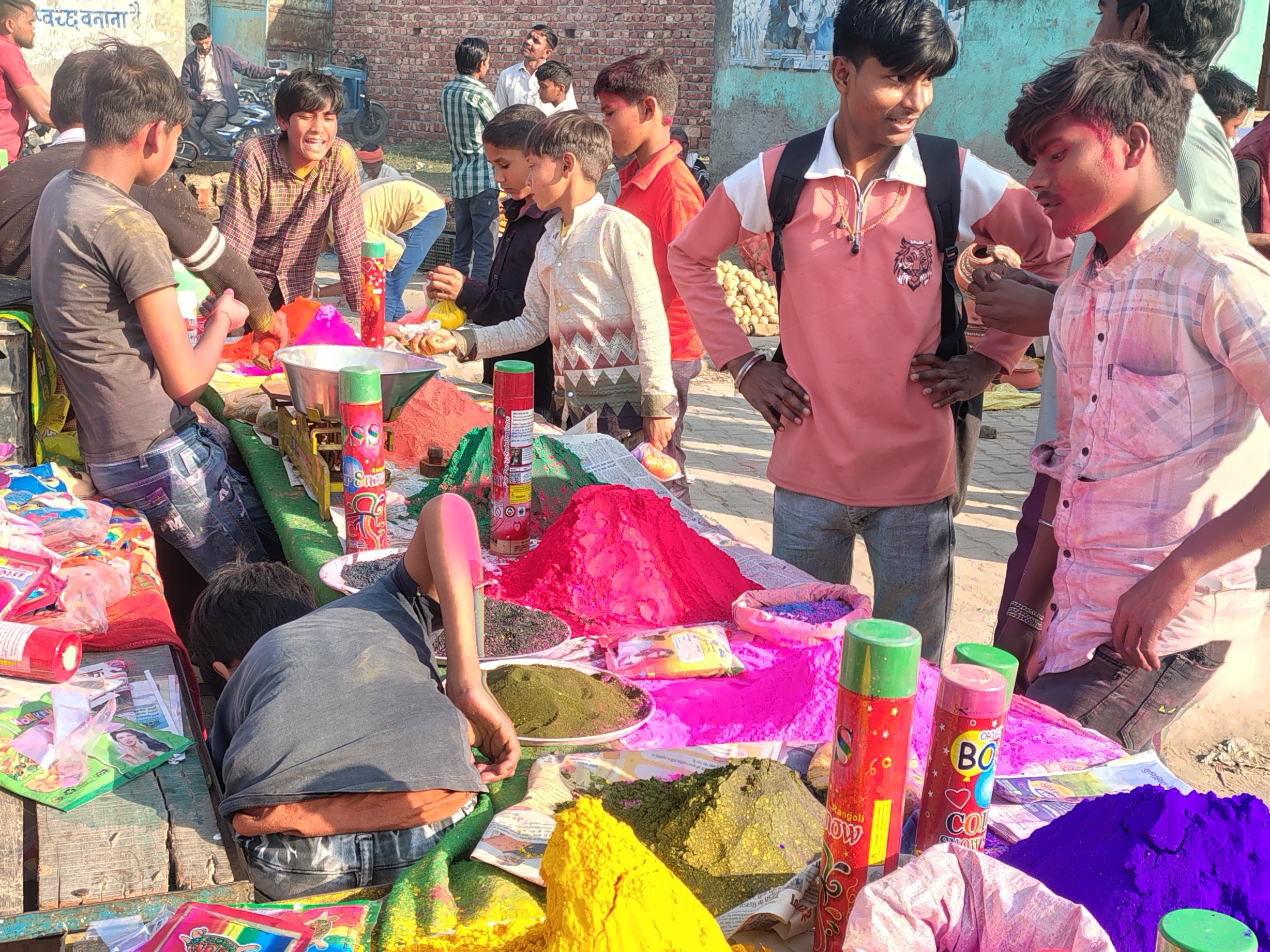 Holi Shopping Rush | Bilari Market Sees Boom; Chand Grahan Boost