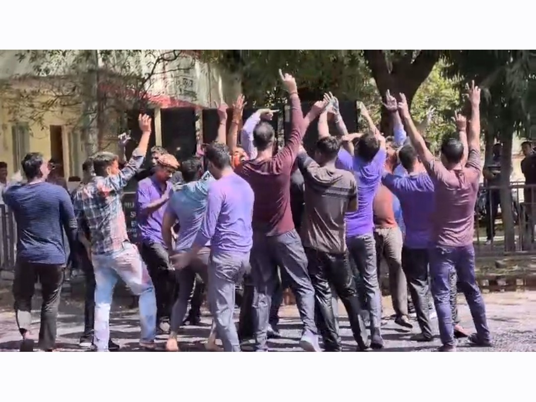 Police Line Holi Celebration | Damkal Water Gupshup SP DSP ASP