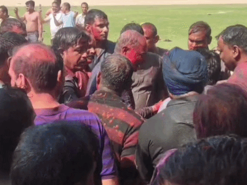 Meerut Police Line Kapde Phaad Holi | SSP, SP Dance Galore