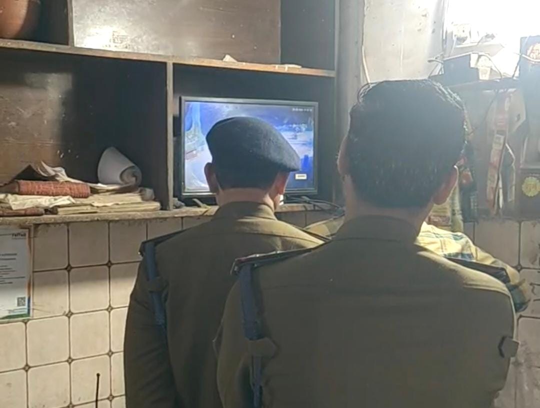 Gwalior Trader Robbed 12 Lakh Gold By 3 Goons | Police CCTV Review 2026