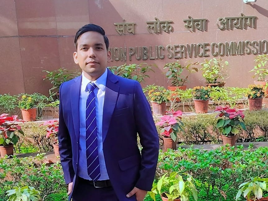 Sultanpurs Aditya Singh UPSC Rank 508 | Farmers Son Cracks Exam