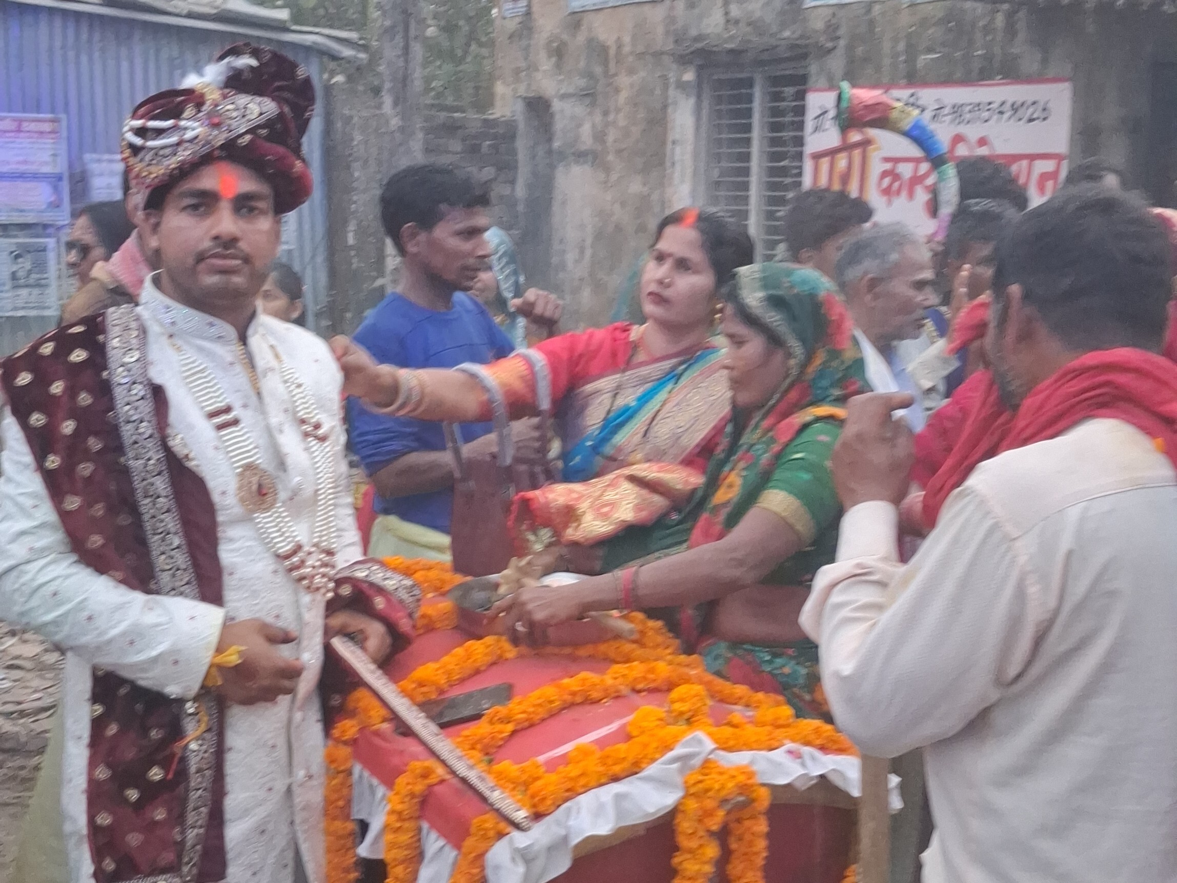 Deoria Unique Baraat: Doli & Bailgadi Wedding | Old Traditions