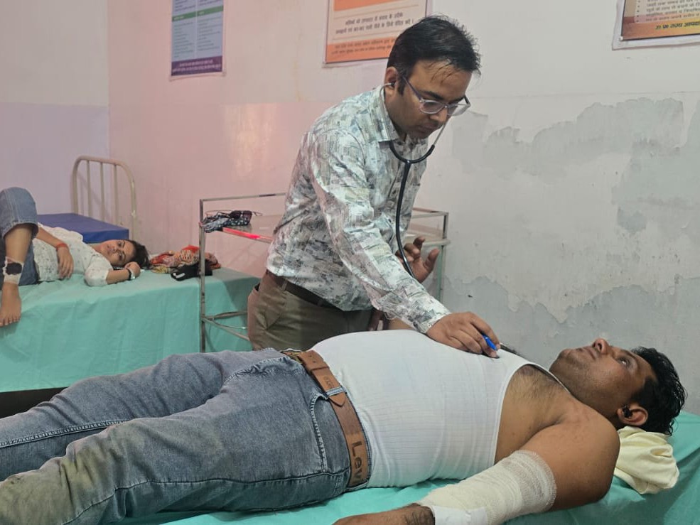 Bakewar Highway Bike Divider Crash | Youtuber Siblings Injured