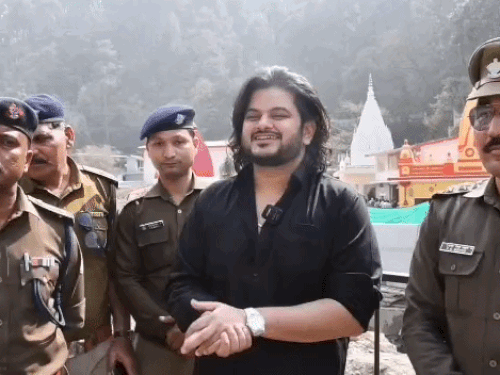 Vishal Mishra Visits Neem Karoli Baba Temple; Praises Uttarakhand Govt ...