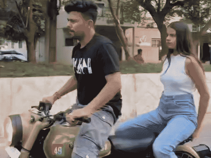 Indore Influencer Oye Indori Stunt on Fuel Tank Without Helmet ...