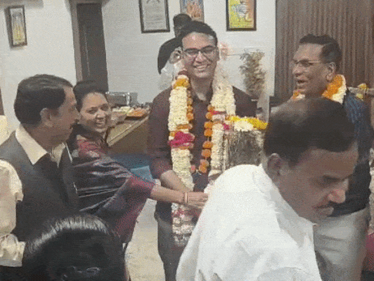Harda Engineer Shreyansh Bardia UPSC Rank | Rejects Rs 2.3 Crore Package
