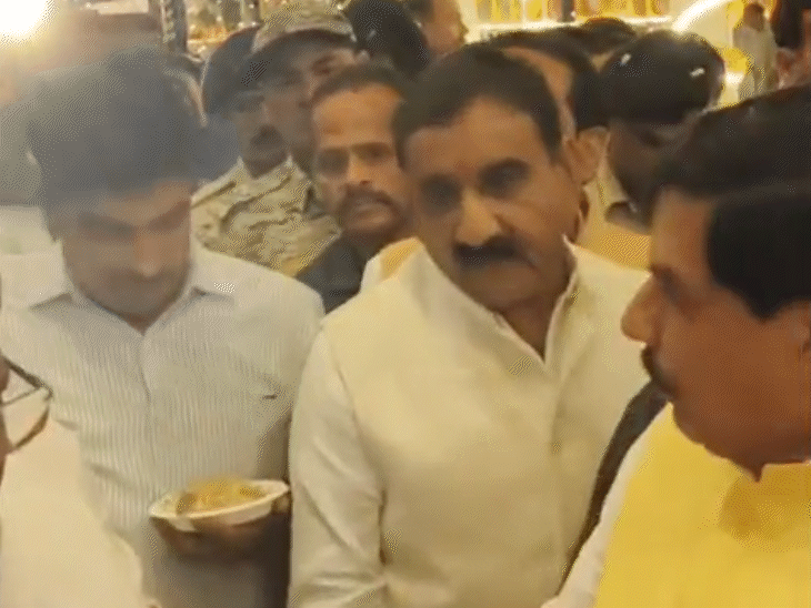 Ujjain CM Inaugurates Swimming Pool, Navya Lok; Vishal Mishra Performs ...