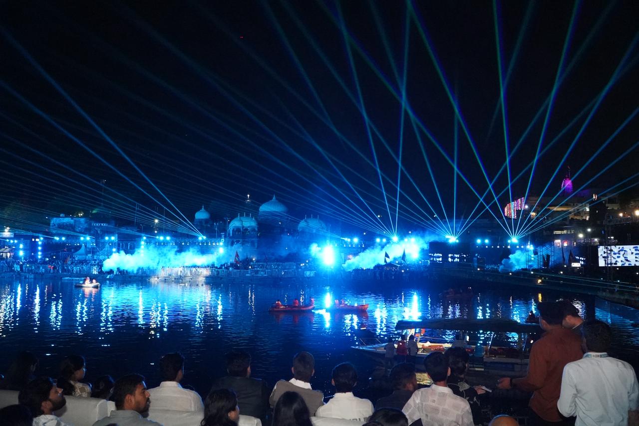 Ujjain CM Inaugurates Swimming Pool, Navya Lok; Vishal Mishra Performs ...